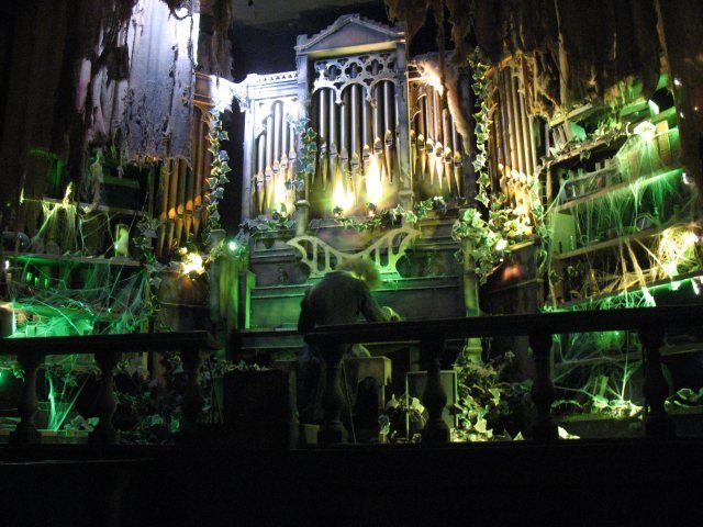 Vampire @ Chessington Worlds of Adventure | GB - onride.de