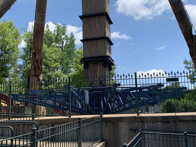 Xcalibur im Six Flags St. Louis: Evolution im neuen Look - onride.de